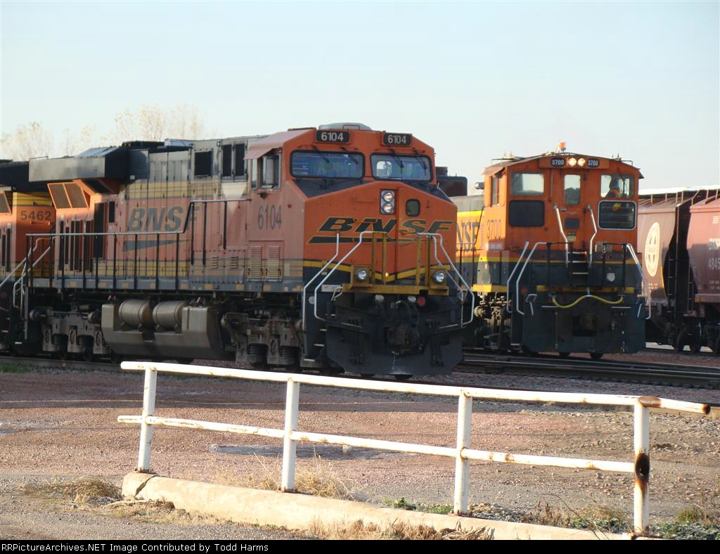 BNSF 6104